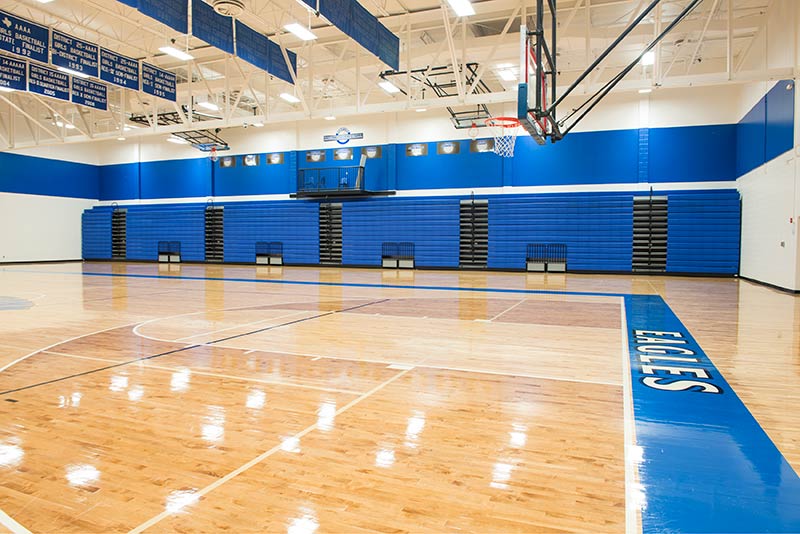 Georgetown High School gymnasium with model 4500 telescoping stands ...