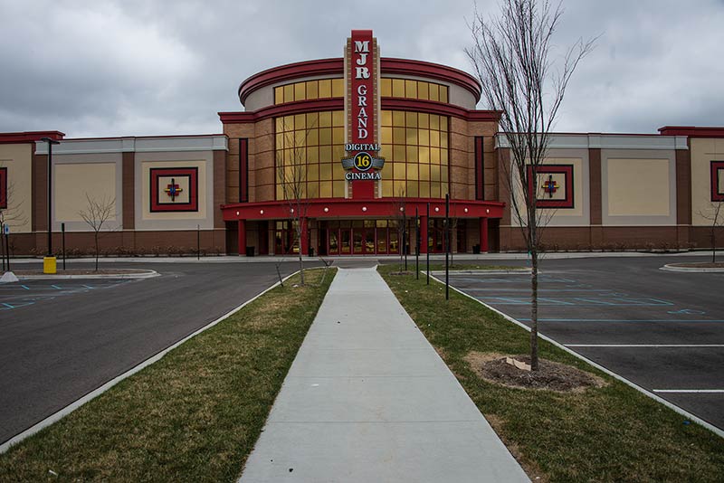 MJR Theatre Grand Cinema with Irwin Seating models 71.12.2.2 Signature ...